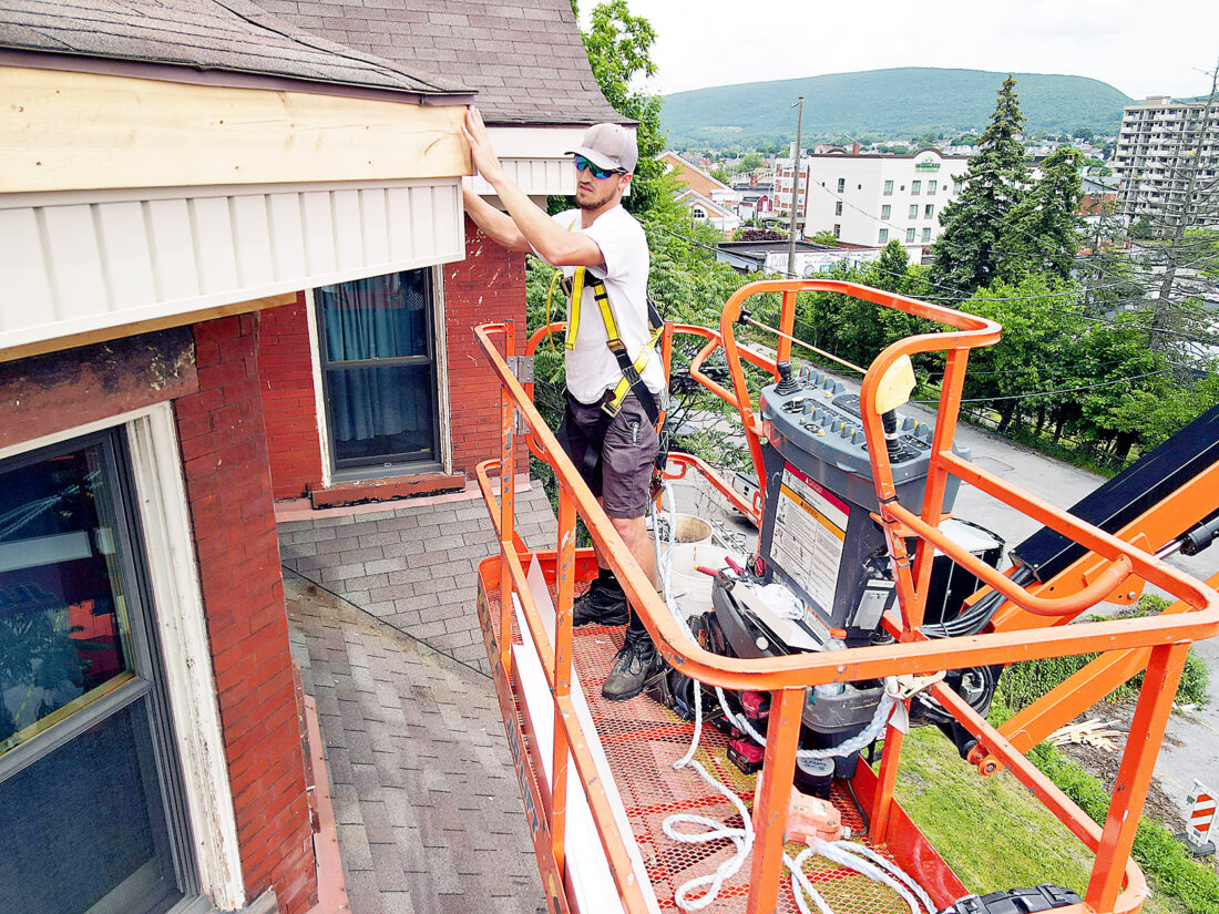 Lofty work | News, Sports, Jobs - Altoona Mirror